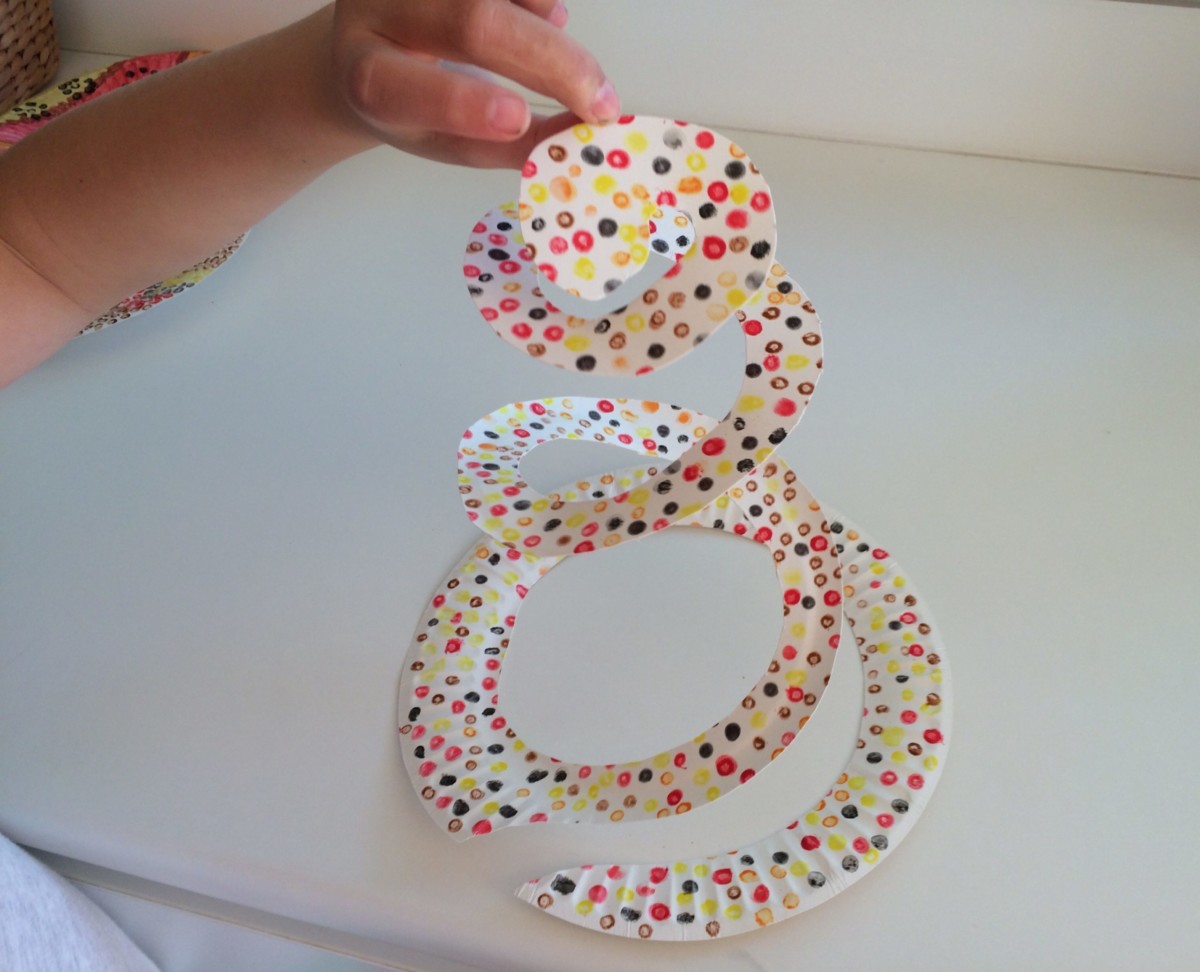 NAIDOC - Dot Painting Paper Plate Snake - School Mum