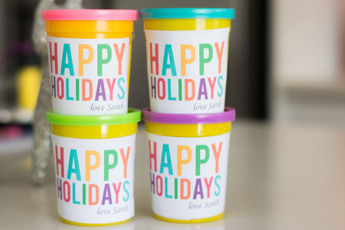 10 Simple Christmas Gift Ideas for Classmates - School Mum