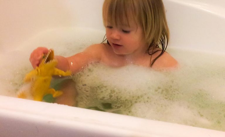 5 Great Ways to Keep Bath Time Interesting and Fun for your Toddler ...